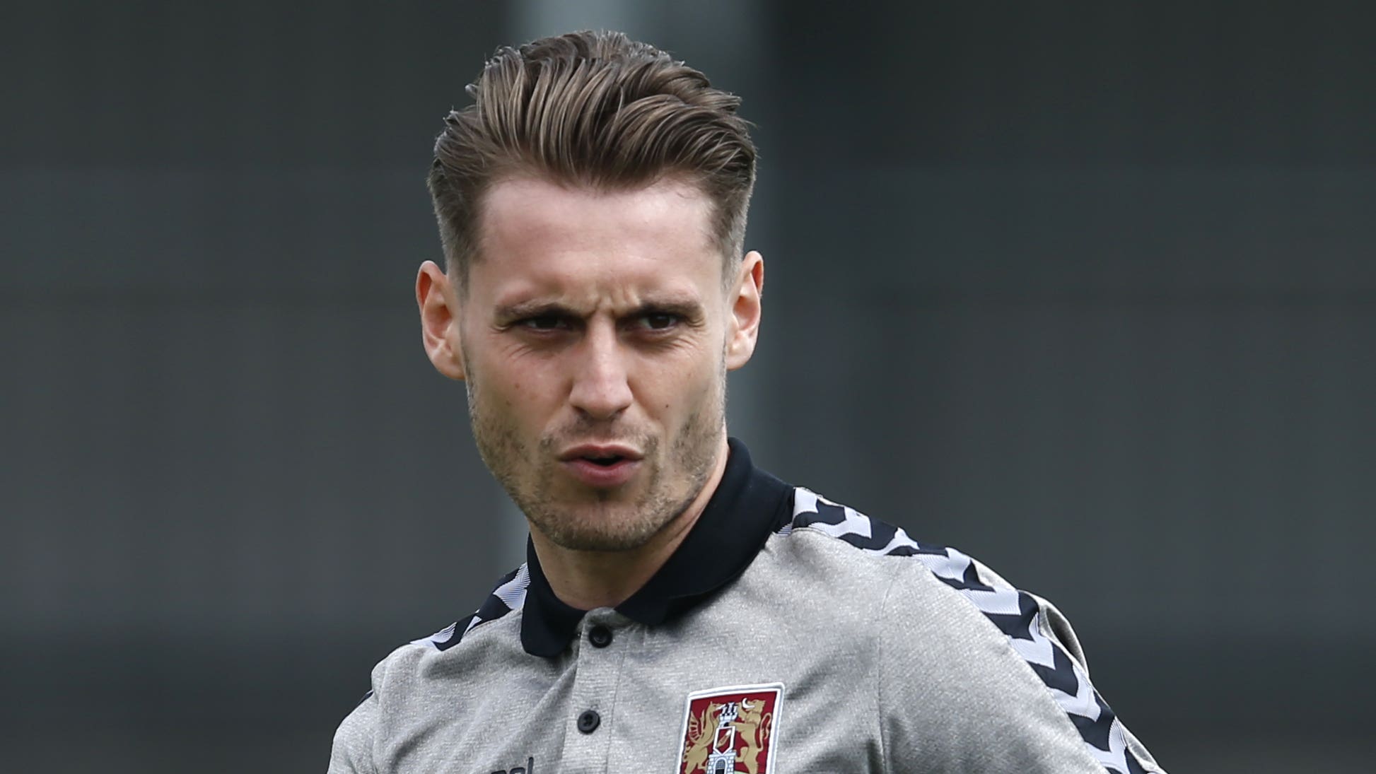 Isaac Fletcher nets dramatic Barrow winner against Oldham to boost ...