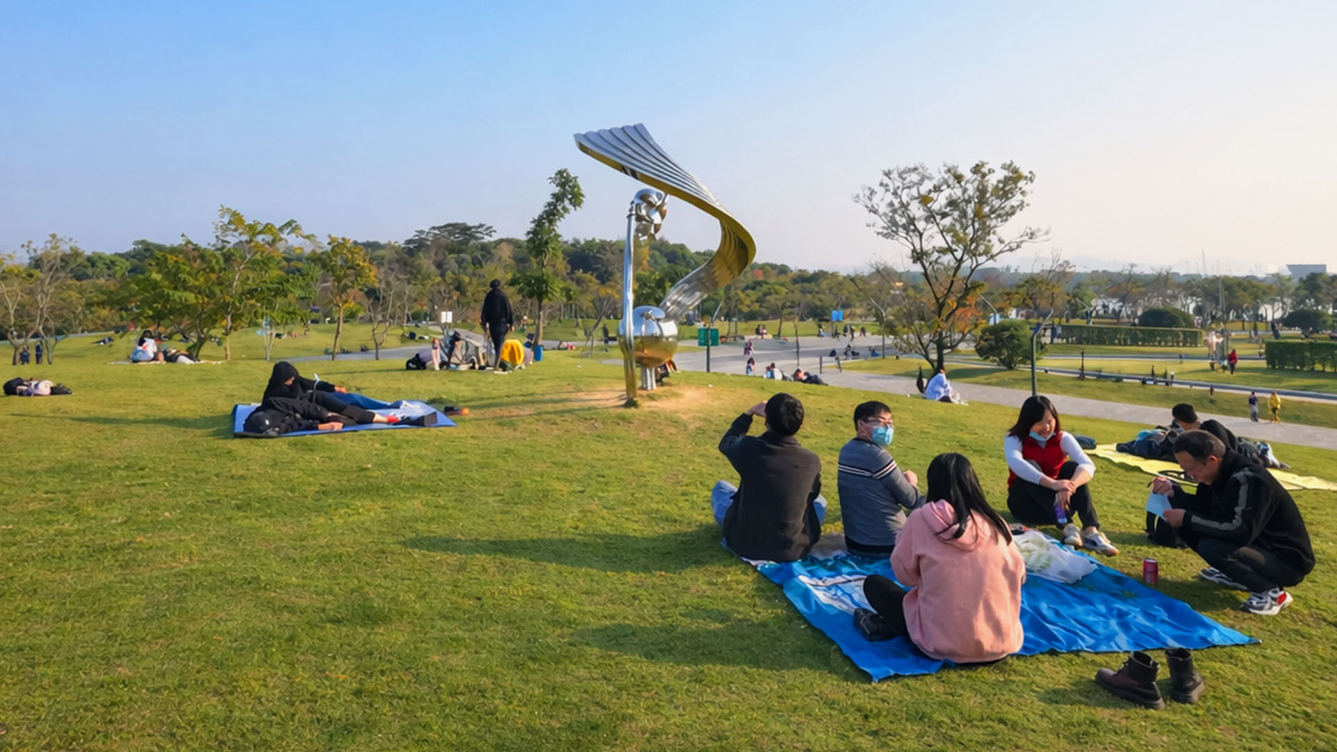 Families and friends spend quality time in this public park