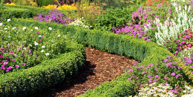 These 4 landscaping trends are making your yard look tacky, designers warn