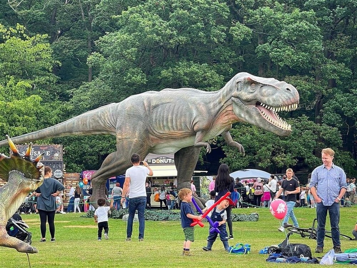 Huge animatronic dinosaurs coming to three Canadian cities this summer
