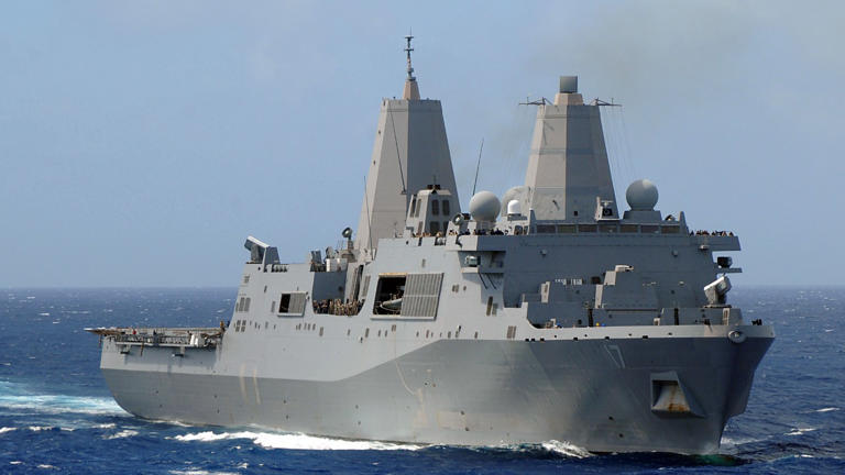 U.S. Navy blockade plan for Iran includes minesweeping Hormuz