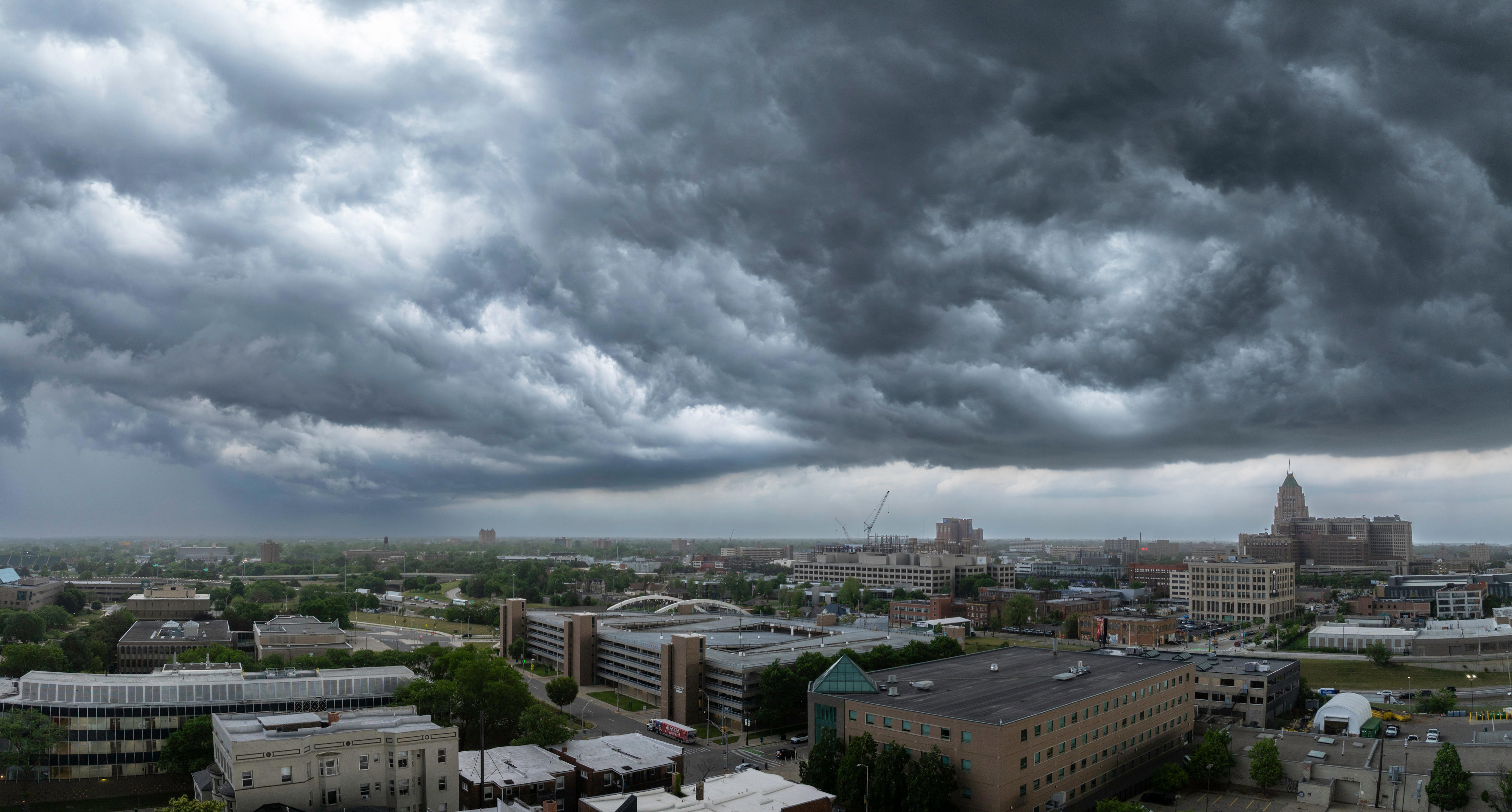 Tornadoes, storms hit SE Michigan; ground stop issued at DTW