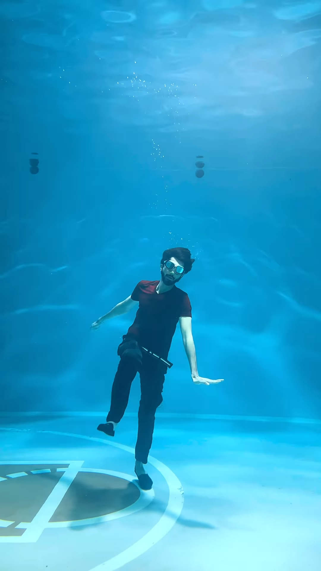 Hydroman underwater dance