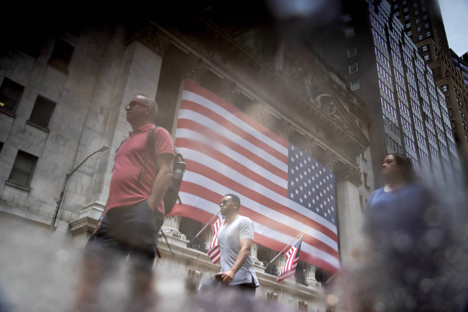 New report reveals nearly 40% of Americans have less than $500 in savings