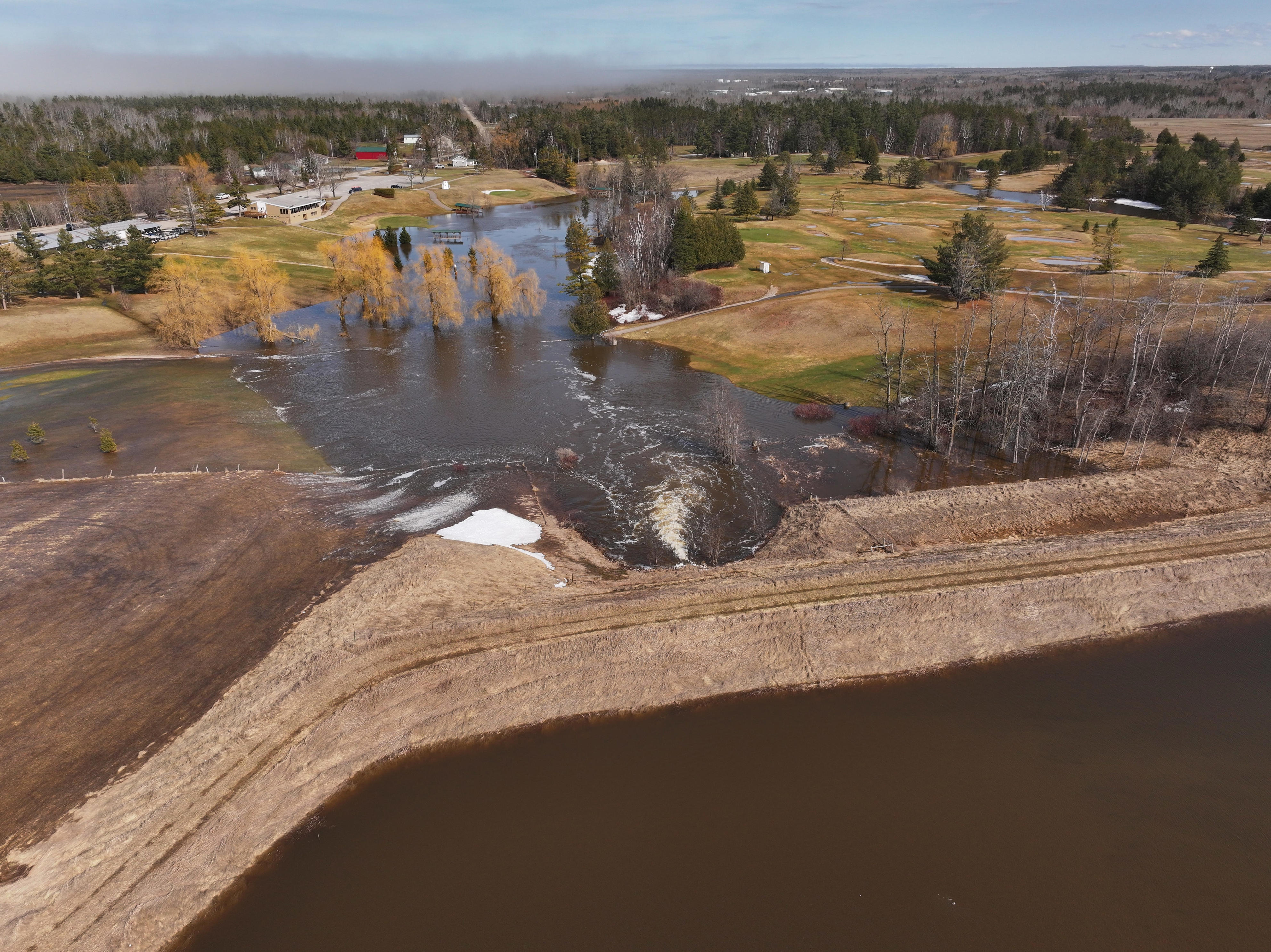 Cheboygan County urges evacuation of flooded area after levee breach