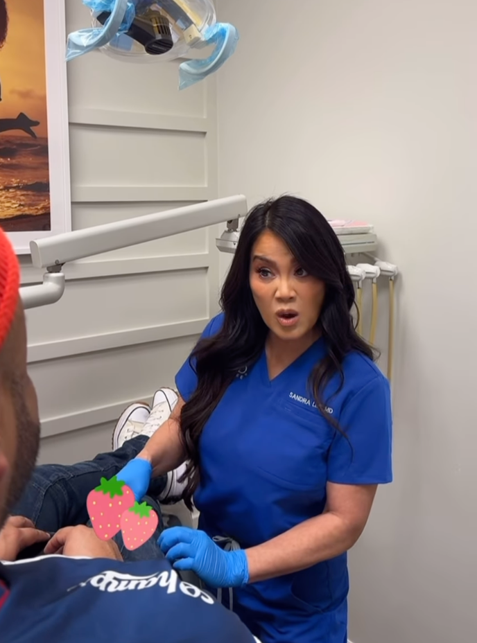 Dr. Pimple Popper Sandra Lee suffered a stroke while filming new season ...