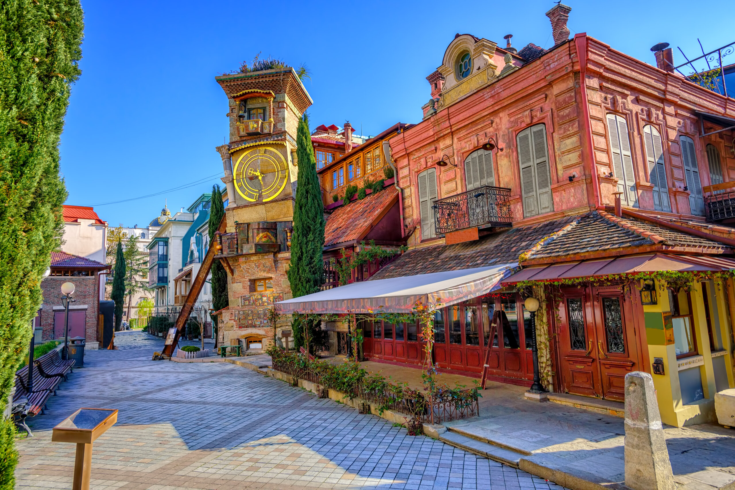 10 tourist spots that weren't safe and 10 that were safer than they seemed