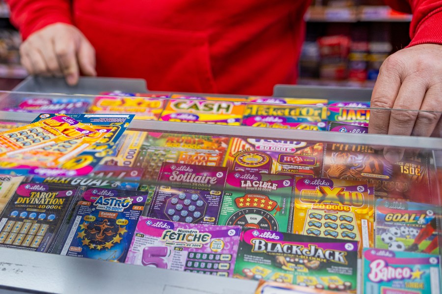 Henderson resident wins $1 million scratch lottery ticket