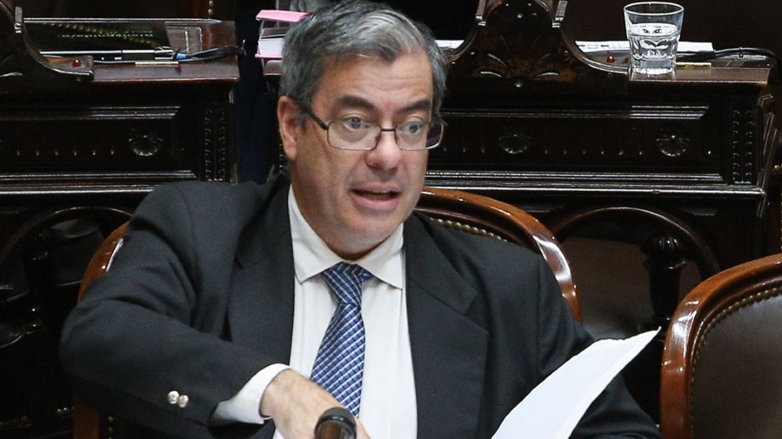 Germán Martínez rechazó el "show" de Adorni en el Congreso: "No está ni ...
