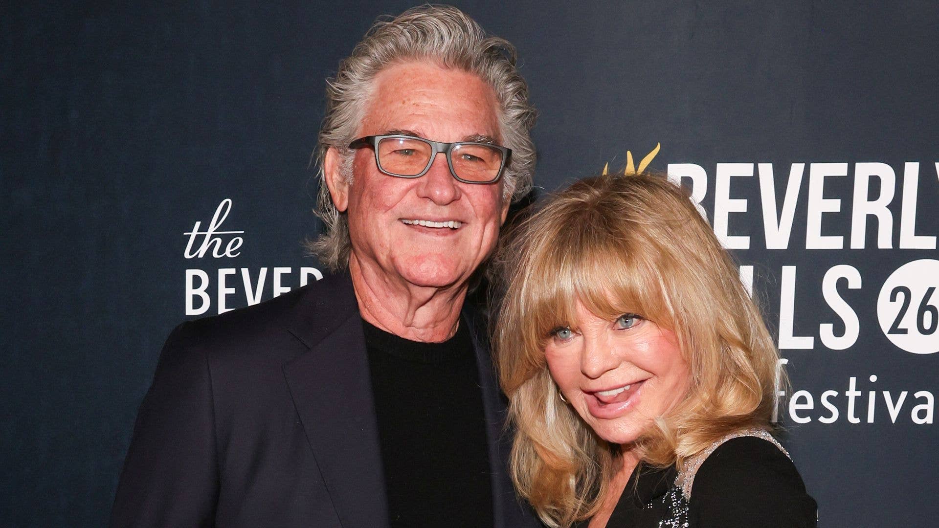 Goldie Hawn supported by Kurt Russell during rare red carpet appearance ...