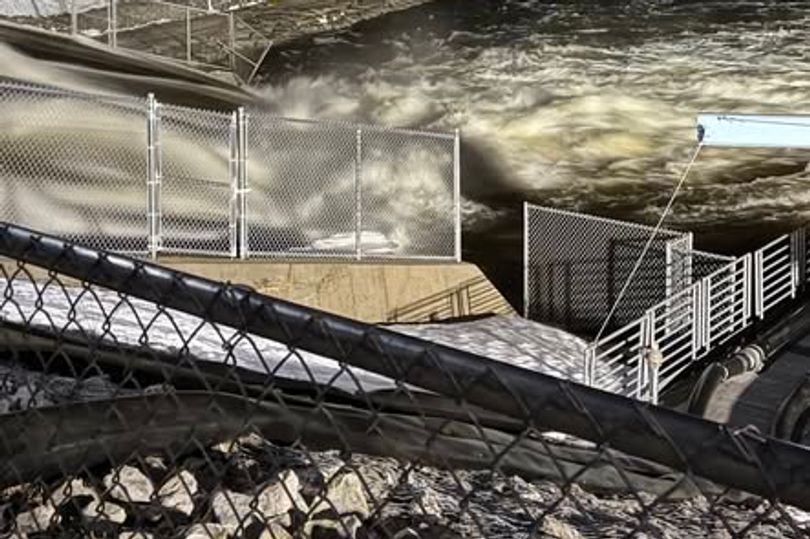 Michigan residents ordered to evacuate after levee breach near Cheboygan