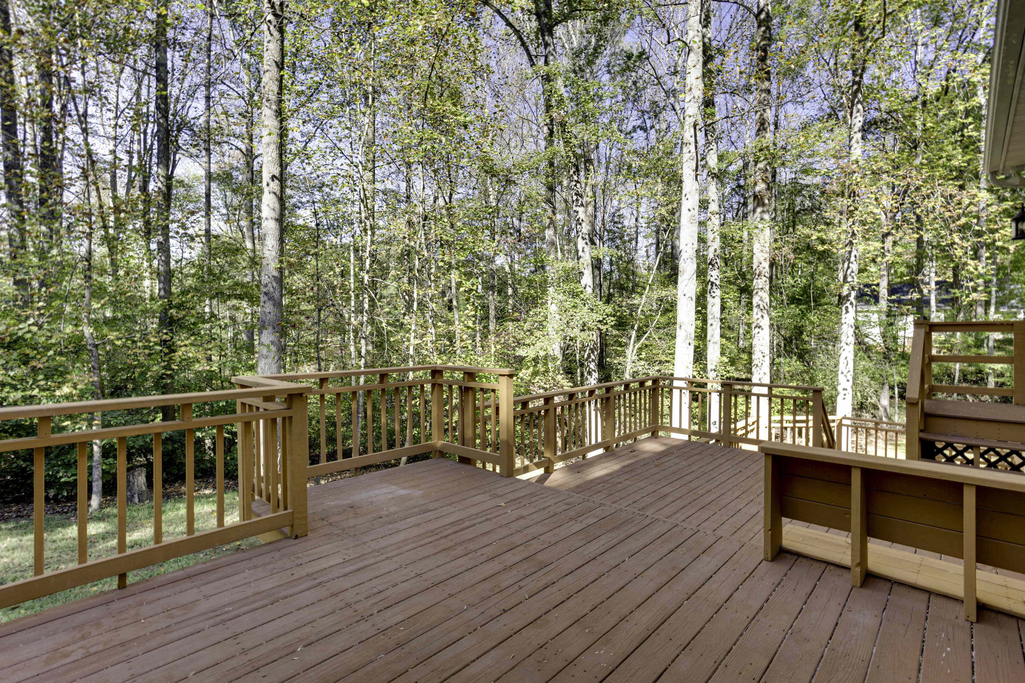 How to clean your deck so it will last for years (and what happens if ...