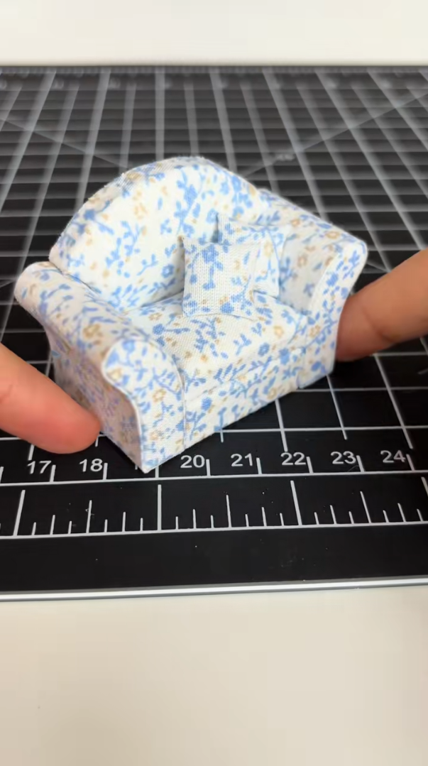Satisfying DIY dollhouse miniature creation