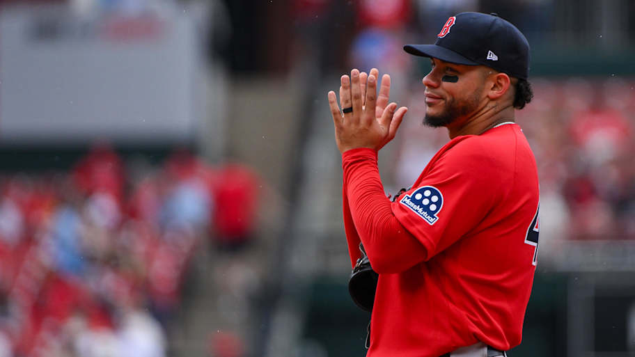 Willson Contreras exit sparks another scare for Red Sox