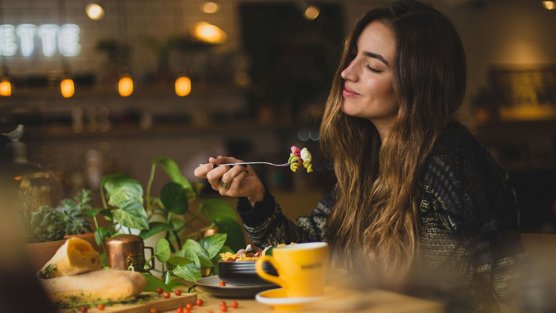 Why restaurants want you to order appetizers instead of entrées