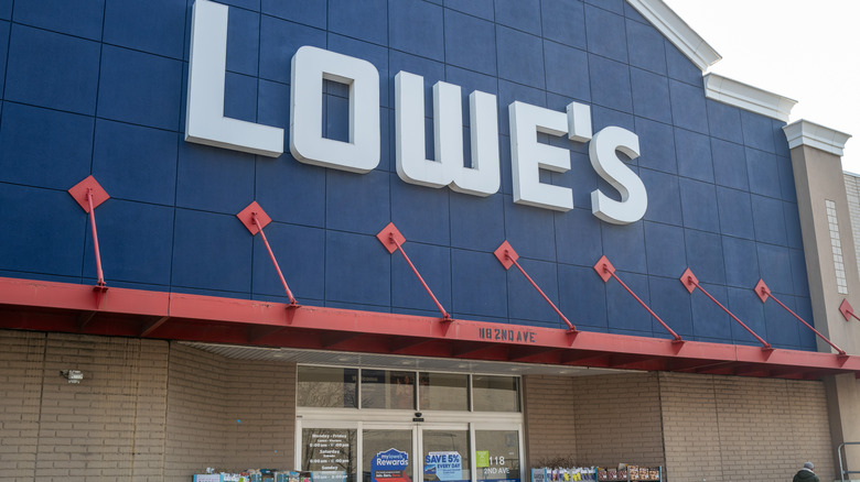 5 unexpected services that Lowe's offers