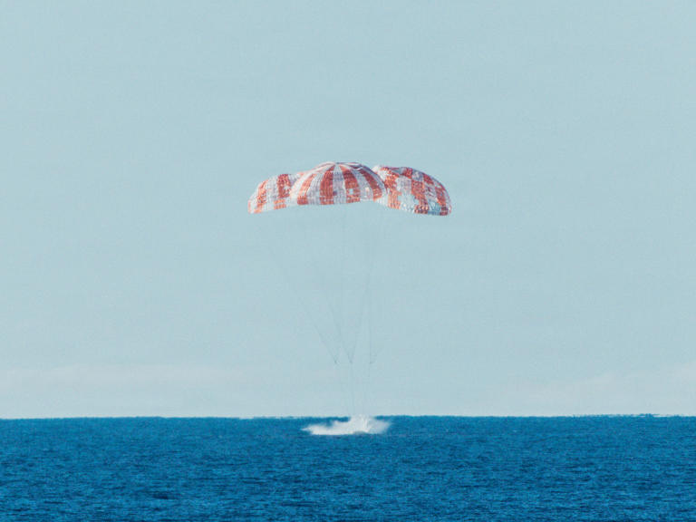 Photos: Navy dive team recovers Artemis II crew in San Diego