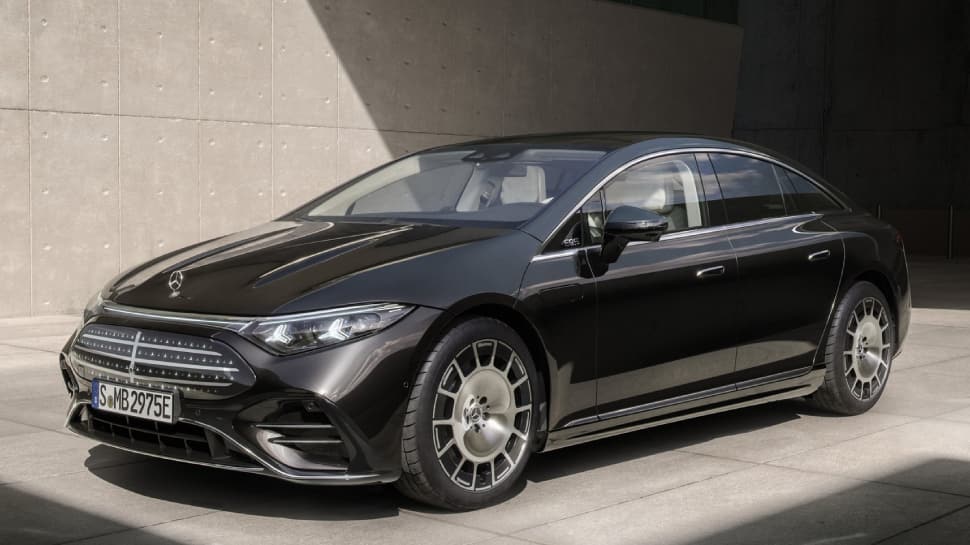 Forget 300, 400 or 500km range! This electric car offers 926km range ...