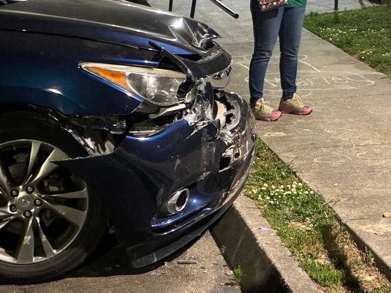 Car crashes into Knoxville apartment building, driver cited