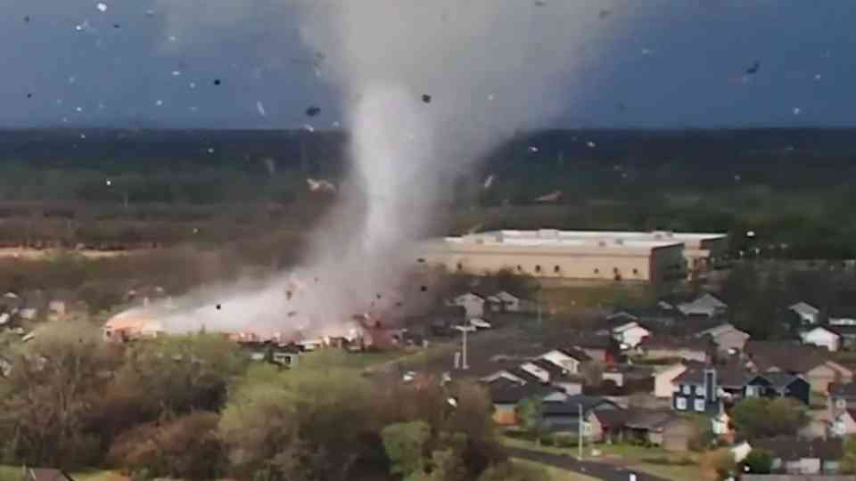 A tornado with 300+ mph winds turned on the researchers tracking it
