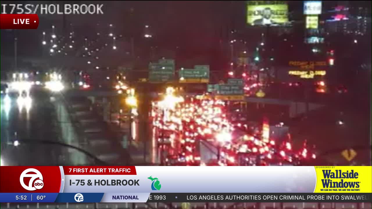 Flooding closes I-75 near downtown Detroit