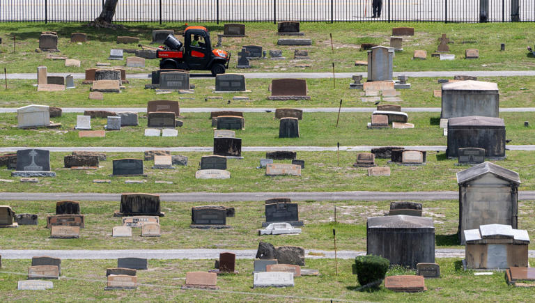 West Palm mayor says Woodlawn Cemetery makeover has 'long way to go'