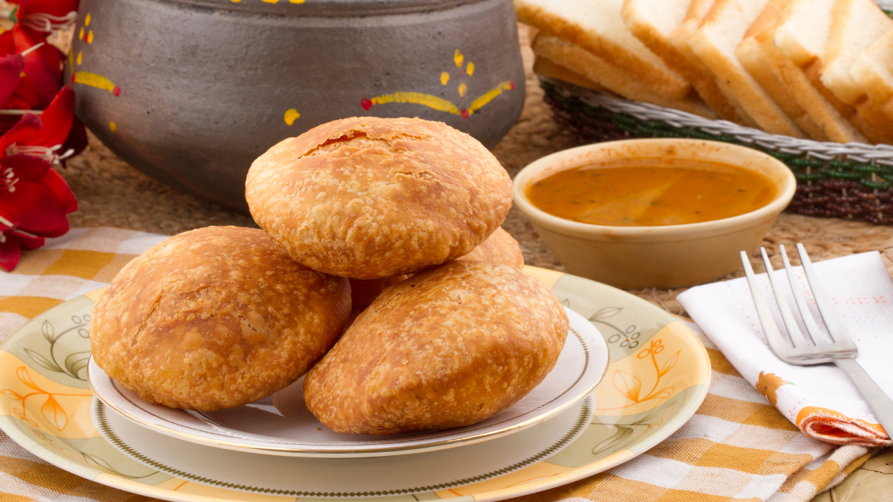 8 famous street foods in Varanasi you must try at least once
