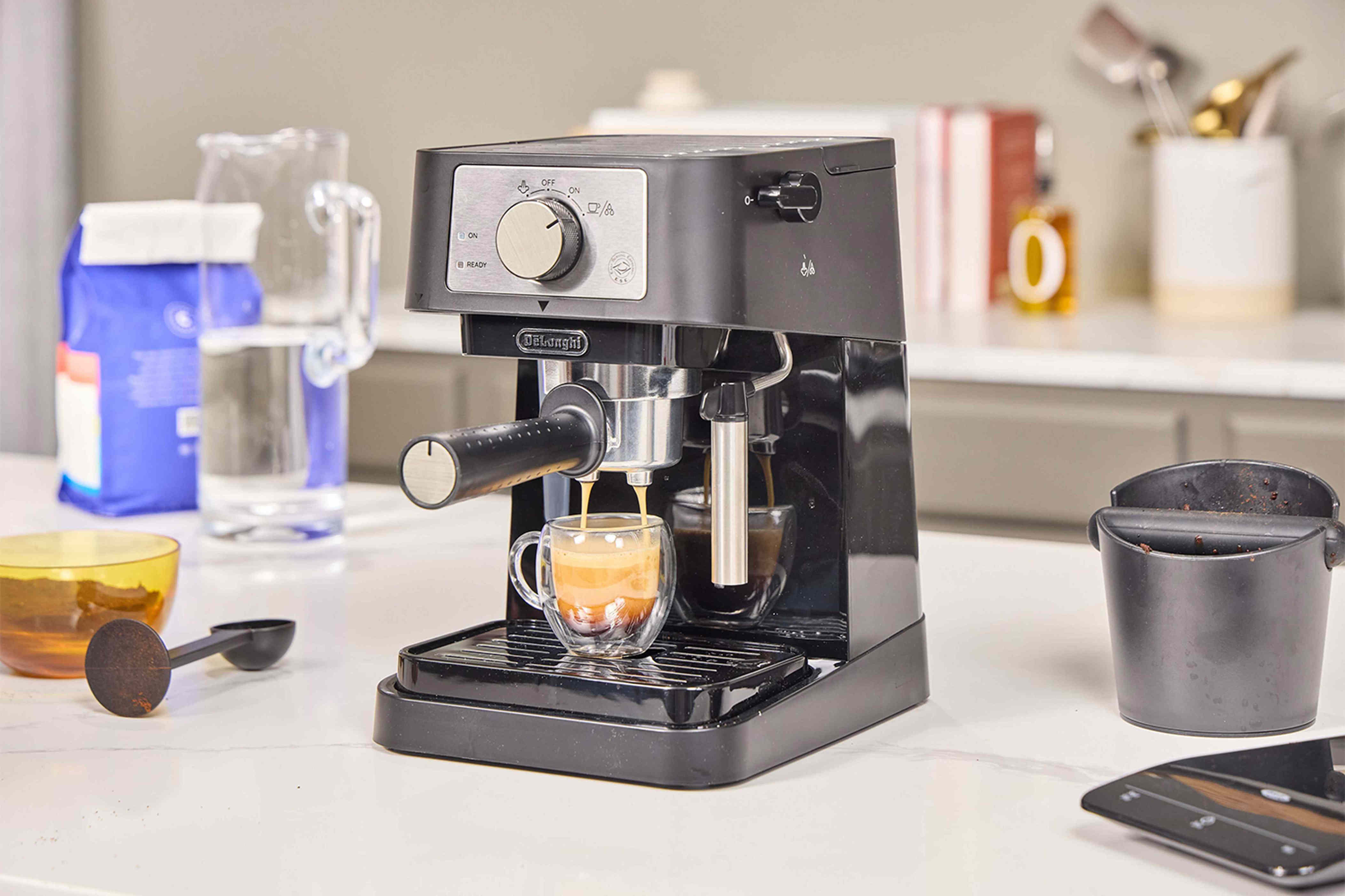 Coffee lovers swear by these small espresso machines under $150 ...