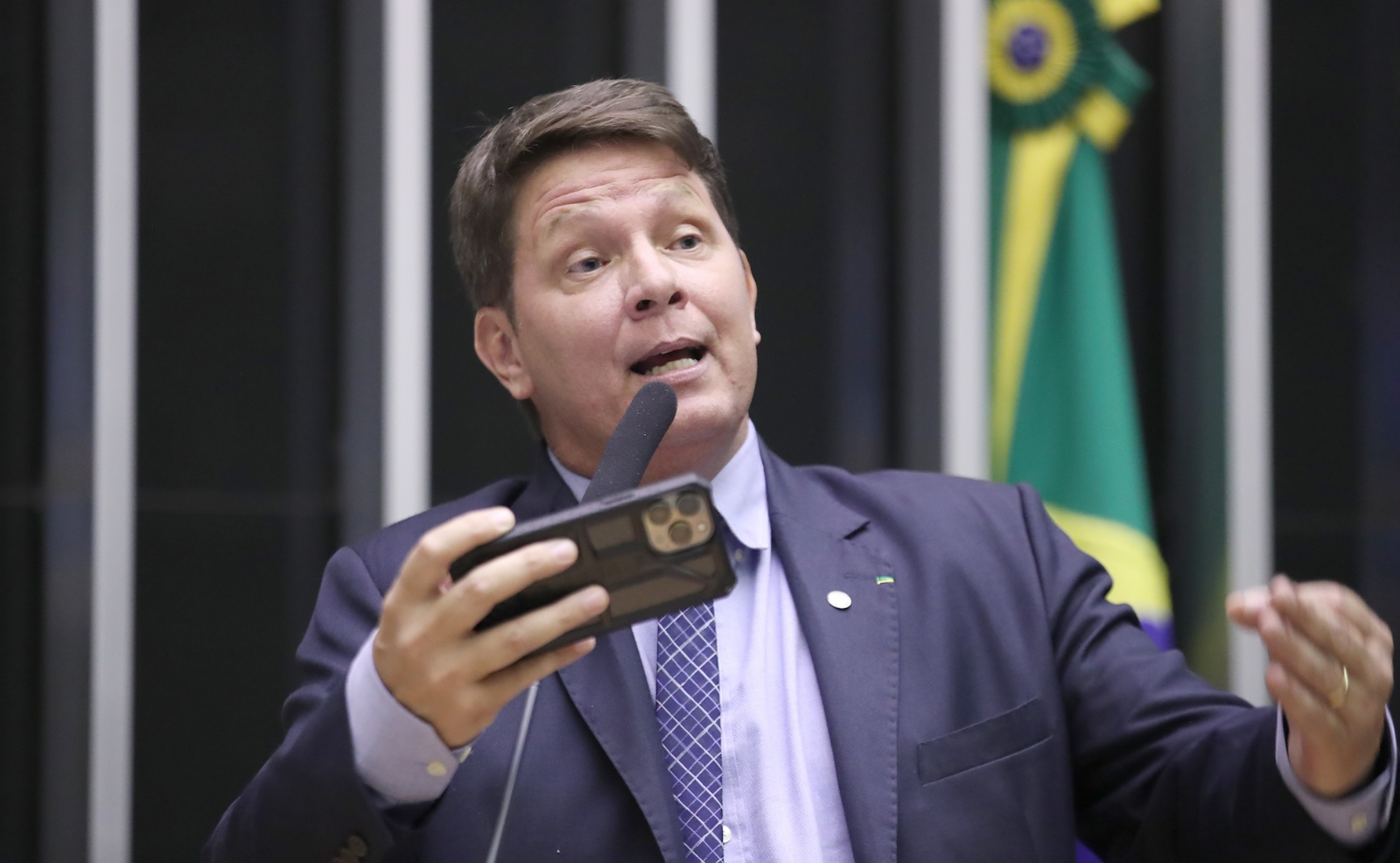 Mario Frias é internado em UTI com fortes dores abdominais