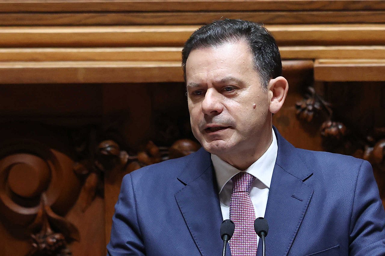 Montenegro no parlamento com debate sobre leis laborais, inflação e ...