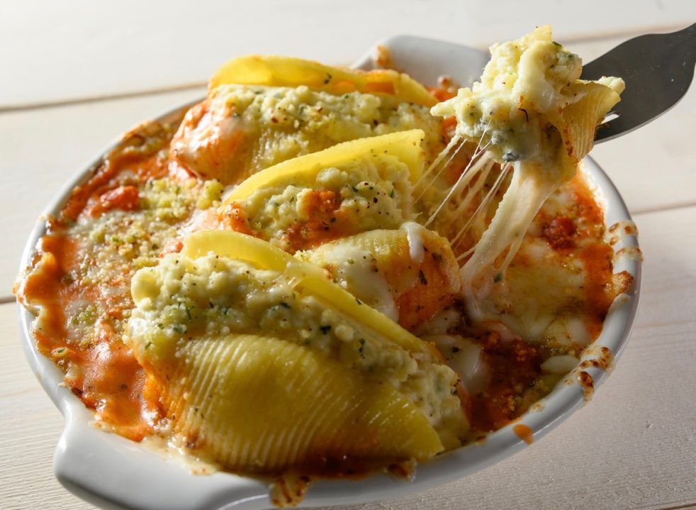 4 chain restaurants with the best stuffed shells, according to chefs