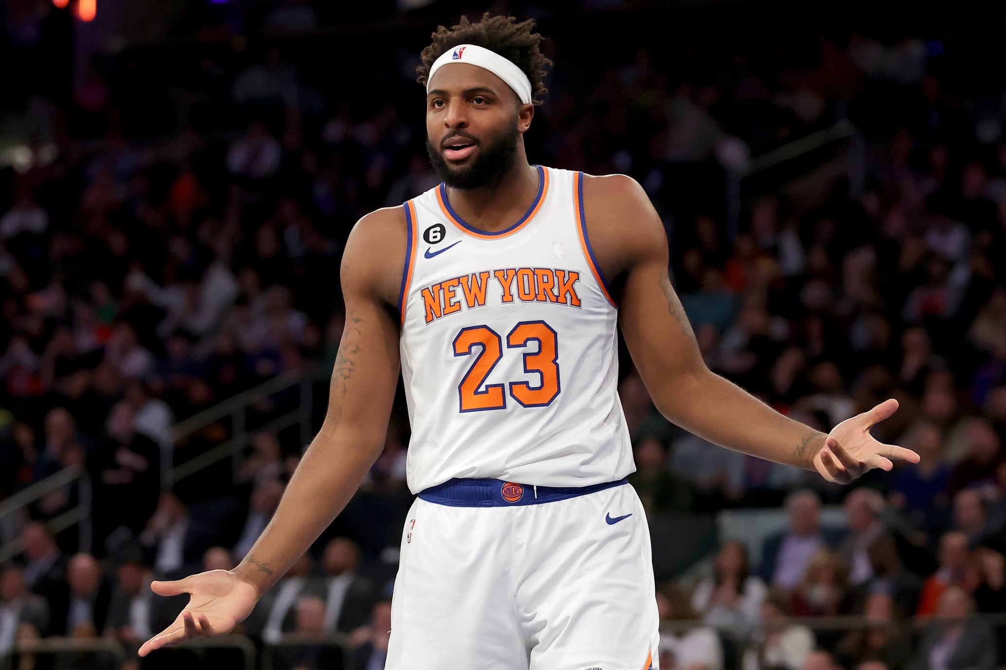 Knicks center Mitchell Robinson out indefinitely after finger injury