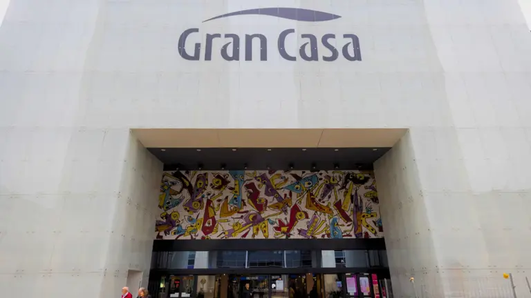 Correos cierra una de las dos oficinas con las que cuenta en un ...