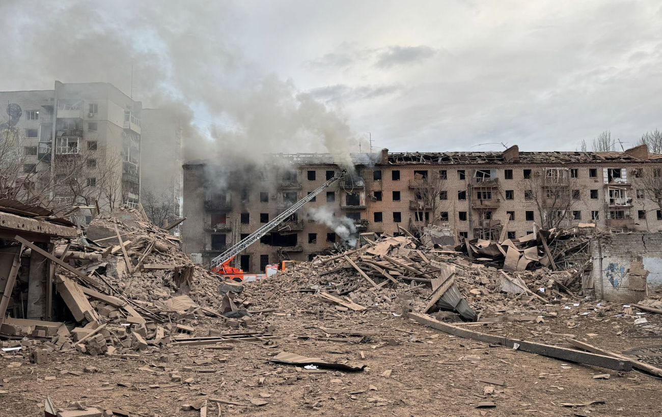 Russia drops massive FAB-1500 bomb on Sloviansk, causing widespread ...