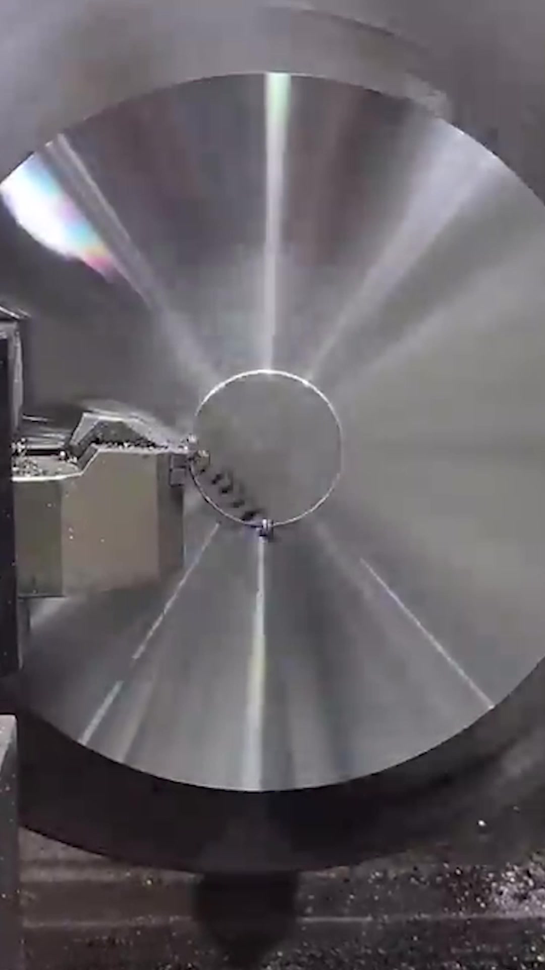 Machining a huge hydraulic cylinder nut