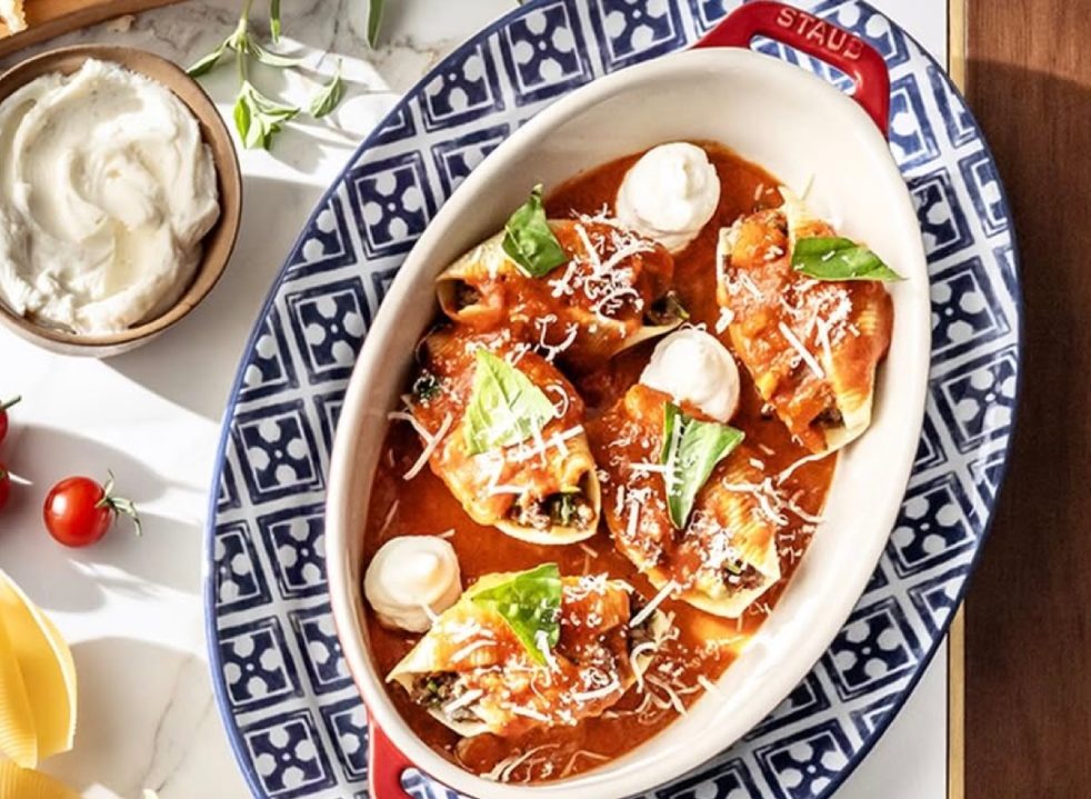 4 chain restaurants with the best stuffed shells, according to chefs