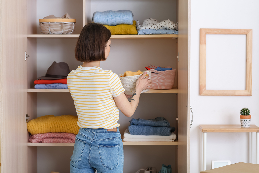 15 'One shelf at a time' decluttering challenges for busy households
