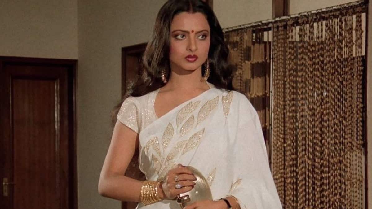 From Rekha to Hema Malini: 6 iconic saree looks of 70s Bollywood divas ...