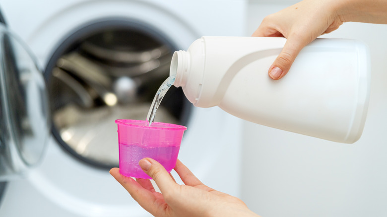 Popular laundry detergents ranked from worst to best, based on reviews