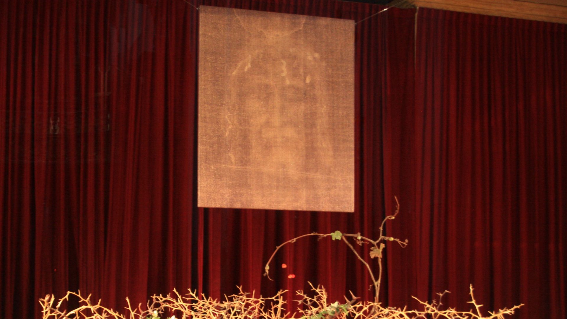 Scientists say a new Shroud of Turin experiment raises big questions ...
