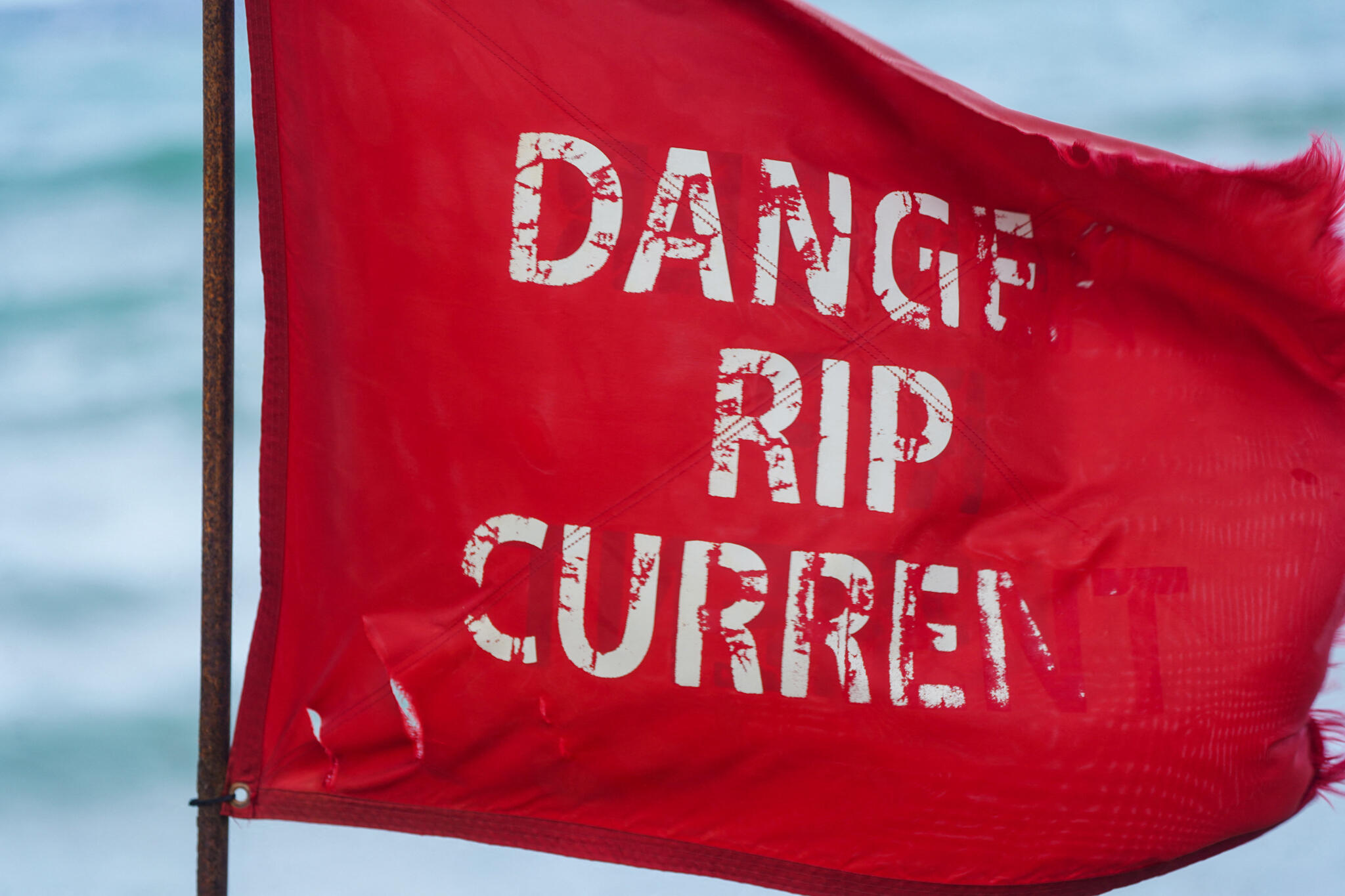 Two die trying to save child from rip current off Cocoa Beach