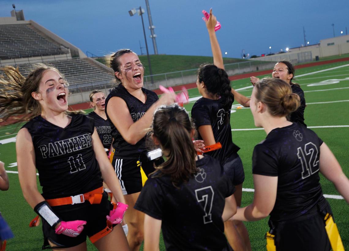 NFL's Cowboys, Texans urge UIL to sanction girls flag football in Texas