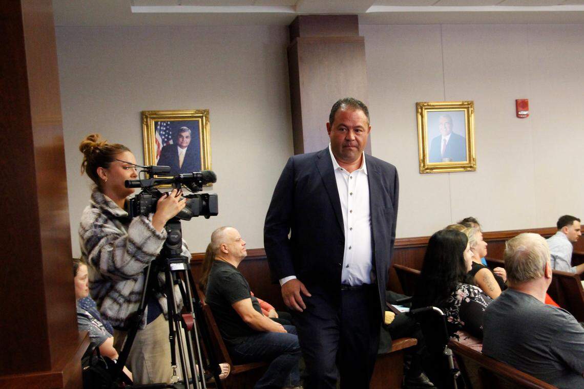 Embattled London mayor Weddle advances in reelection bid, critics are ...