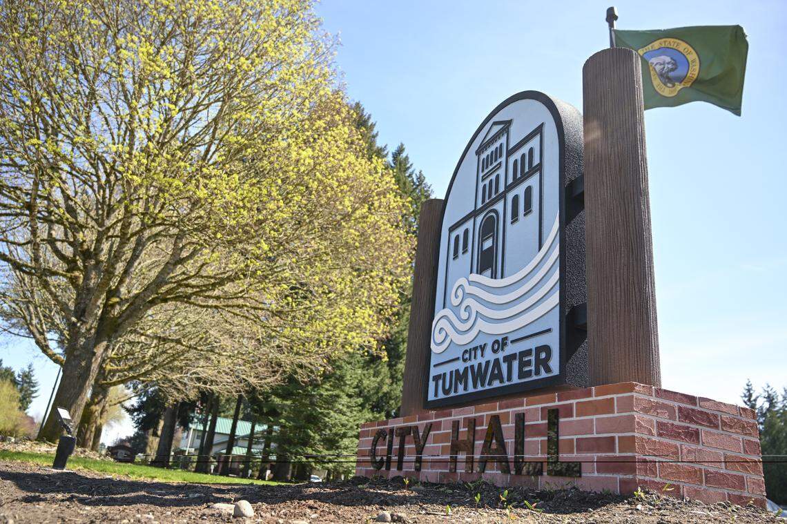 Conflict broils between city and school board in Tumwater after meeting ...