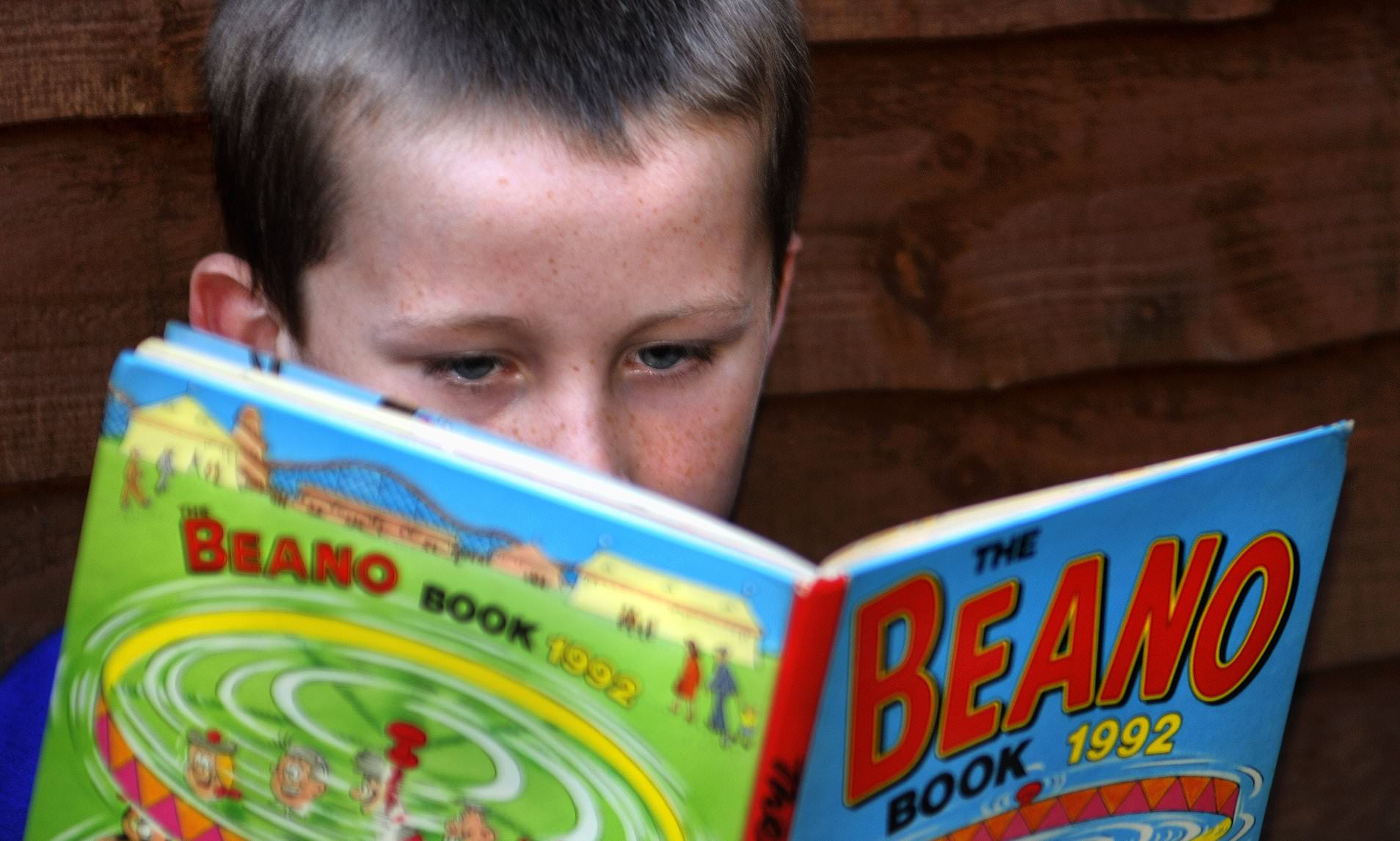 Parent like it's 1999: Mums and dads are going retro and bringing up ...