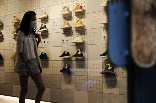 Shoe brand Allbirds pivoting from footwear to AI