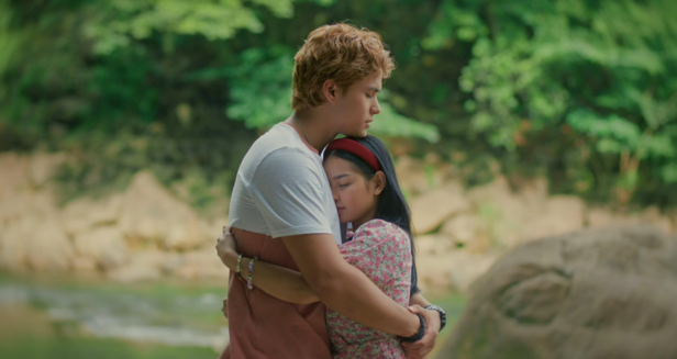 Did Rose survive to meet Jordan in the final airport scene? Netflix's ...