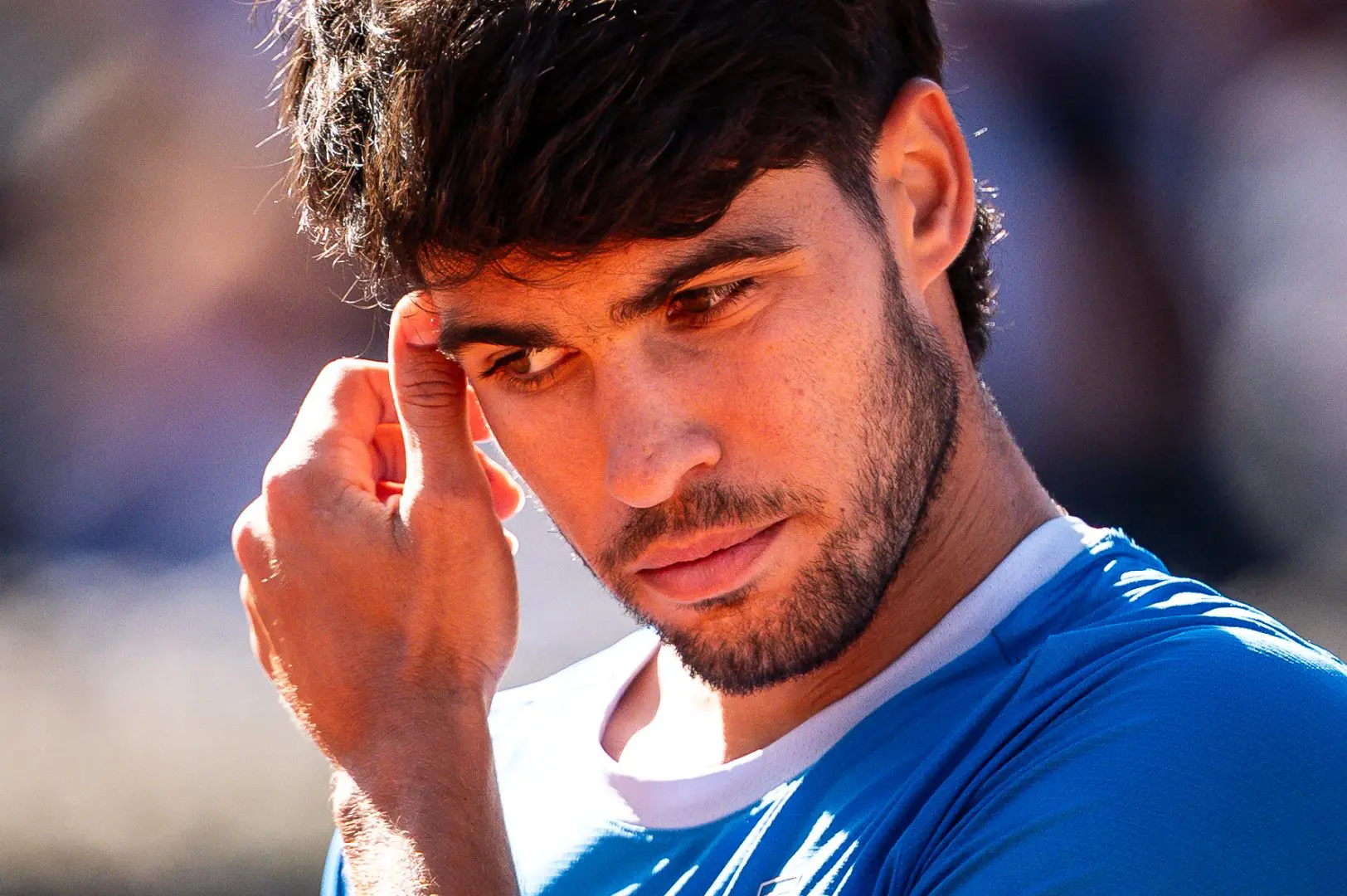 Carlos Alcaraz si ritira dal torneo ATP di Barcellona per un problema ...
