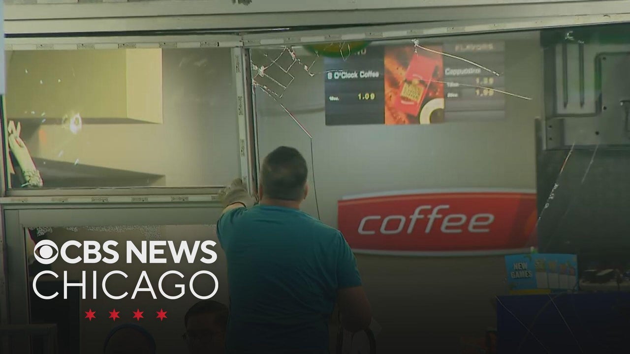 Burglars take ATM in crash-and-grab at gas station on Chicago's ...