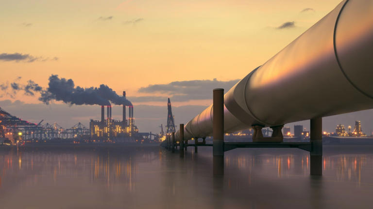 Turn $400,000 into $32,000 of pipeline and midstream income